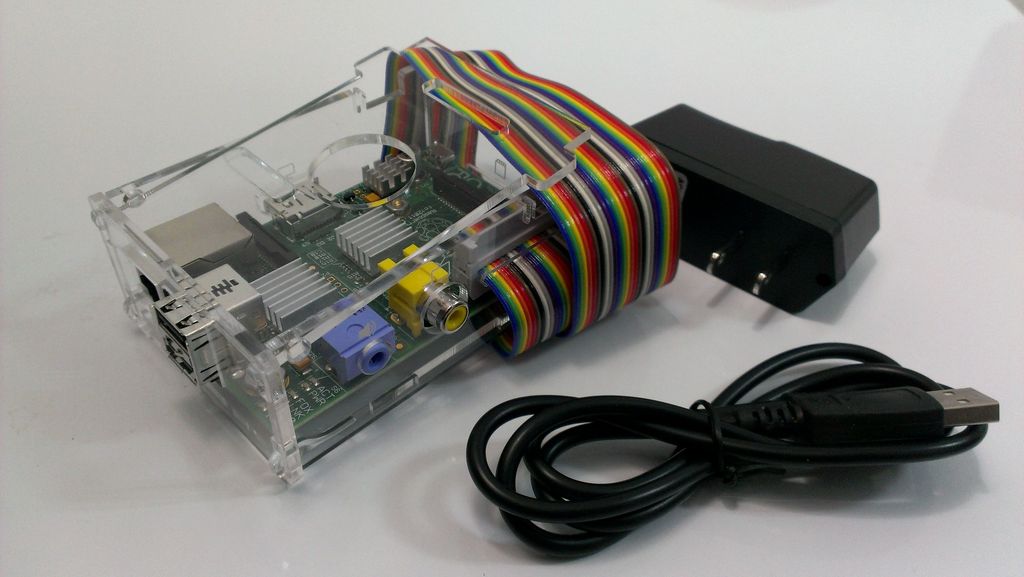 Raspberry Pi 基本套組(Raspberry Pi rev 2 Model B 512MB + 壓克力外殼 + 散熱片 + 5V ...